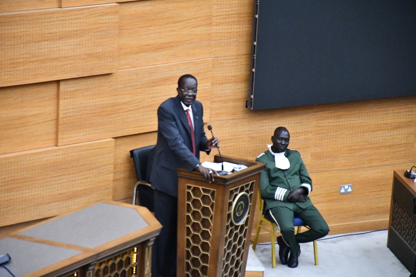 MPs criticizes Labour Ministry over youth job crisis – One Citizen ...